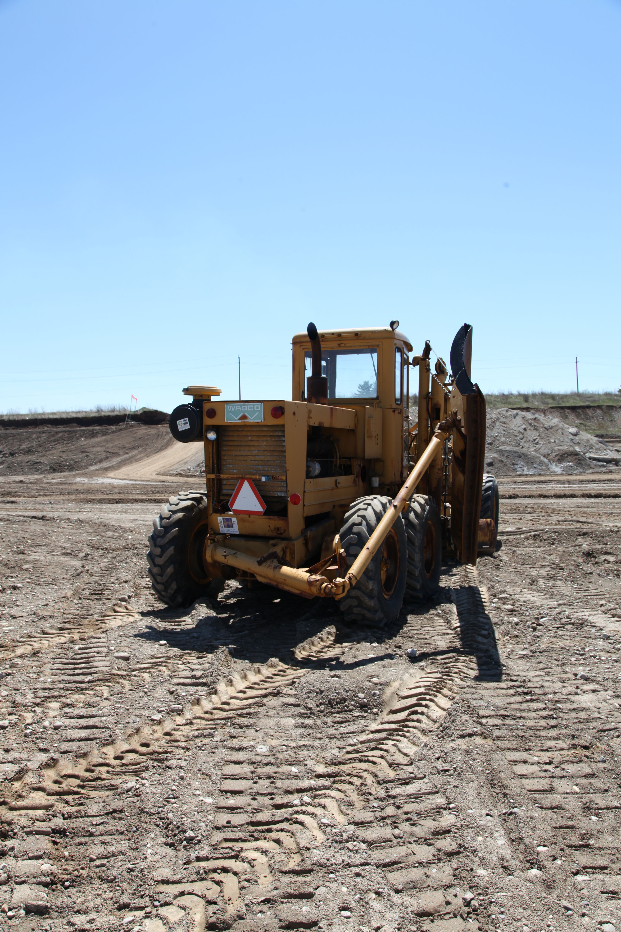 1974 Wabco 555 Road Grader – Better2BU